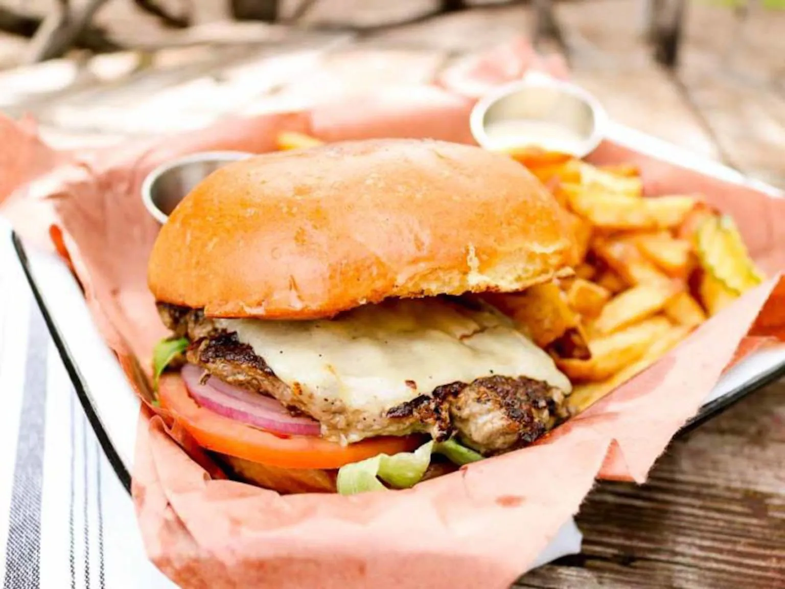 Best Restaurant Bars In Austin For Solo Dining | The Austin Things