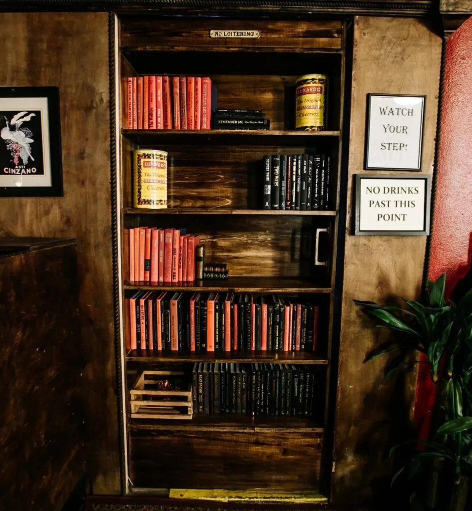 A Local’s Guide to Dirty Sixth Street: Where to Eat and Drink | The Austin Things