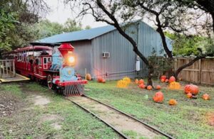 7 Spooky Haunted Houses In Austin To Visit This Year | The Austin Things
